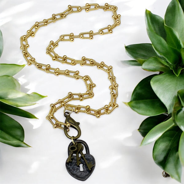 Gold Lock And Key Necklace – A Sparkling Dawn Design